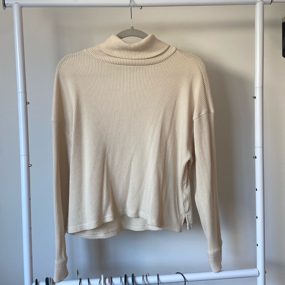 Abercrombie & Fitch | Tops | Cream Turtle Neck | Poshmark